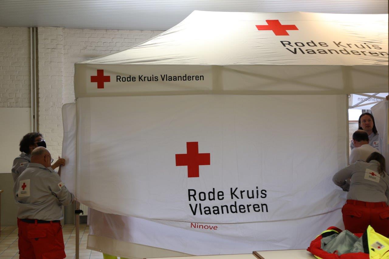 Nieuwe hulpdiensttent dank zij pleisterverkoop Rode Kruis