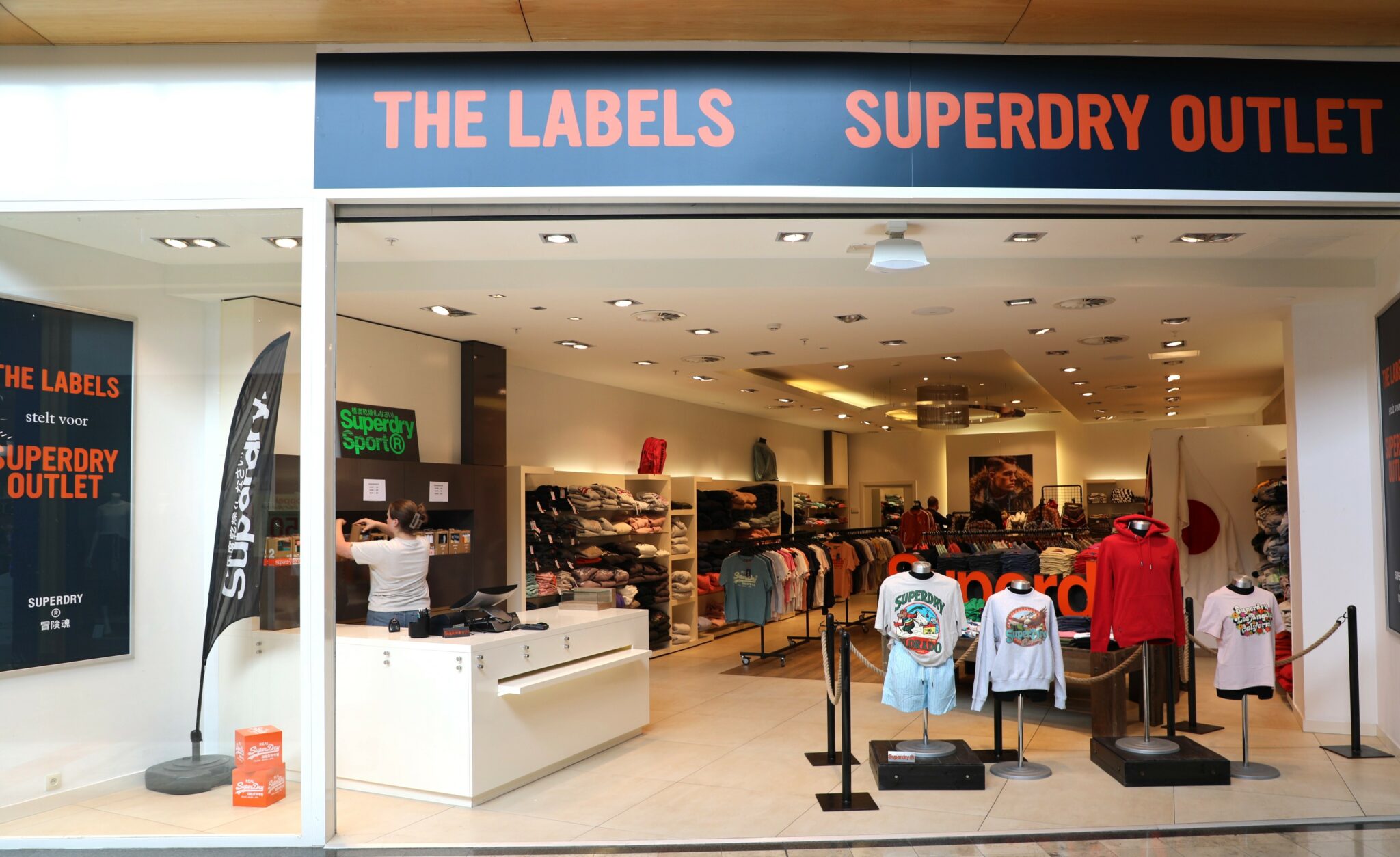 Nieuwe Superdry outlet opent in Ninia shopping